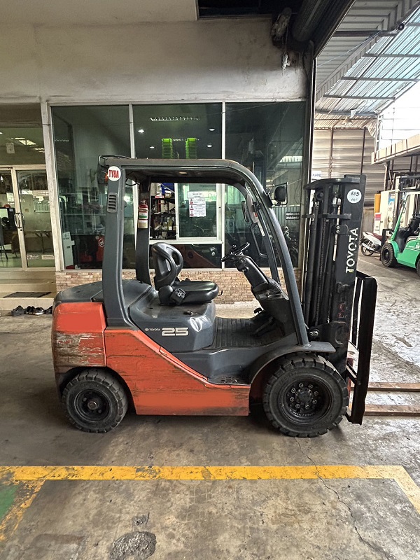 No : 265 / TOYOTA / 72-8FD25